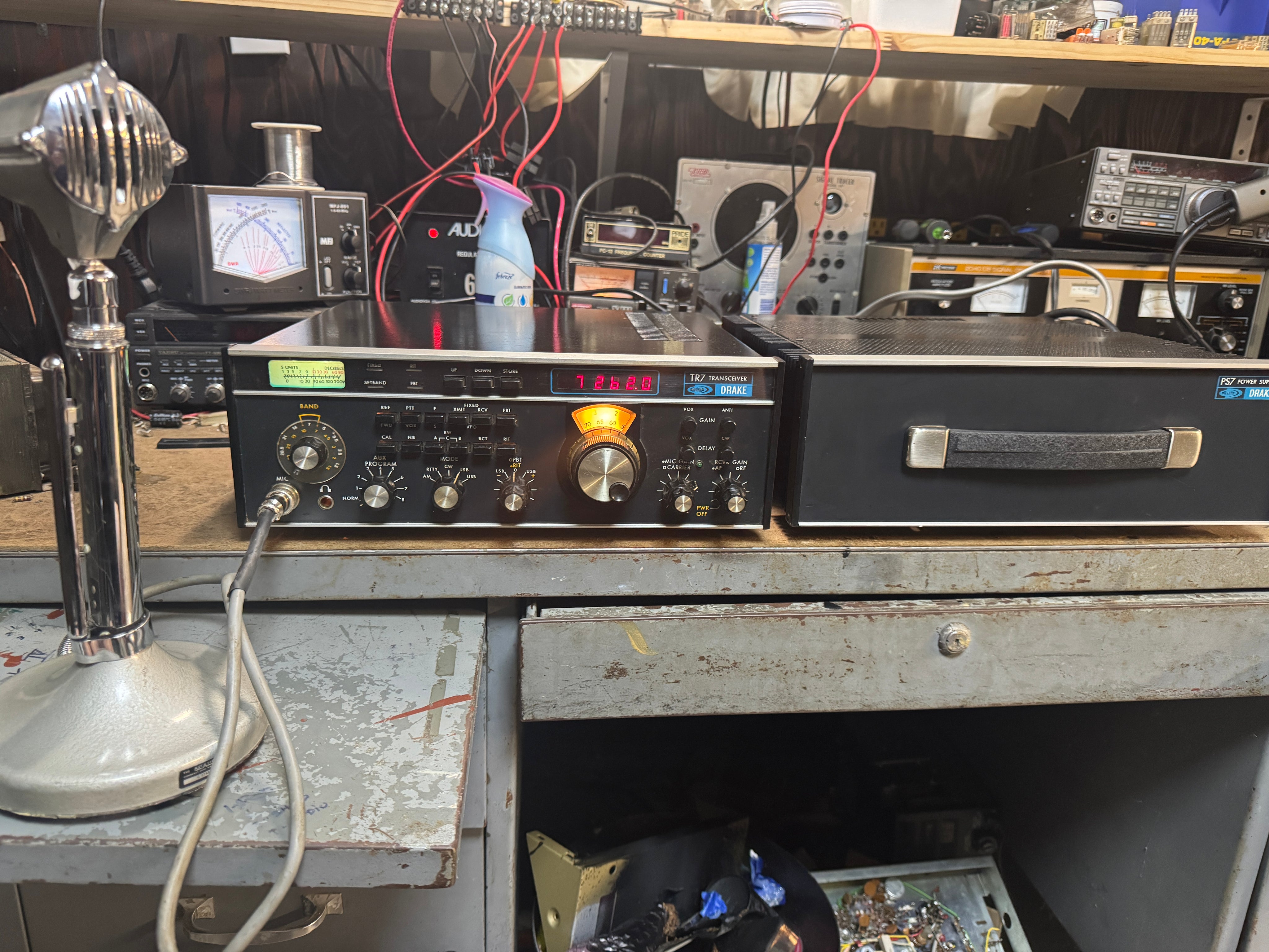 Drake TR7 and PS7 power supply with D-104 10DA – CB And HAM Radio Depot